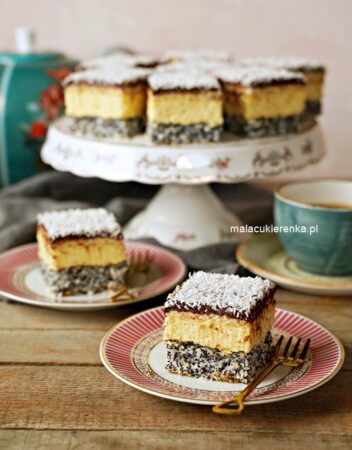 Ciasto Kremowa Kokosanka z Makiem – Mała Cukierenka